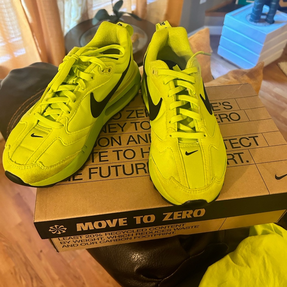 Nike Neon Green And Black Sneakers. - Gem